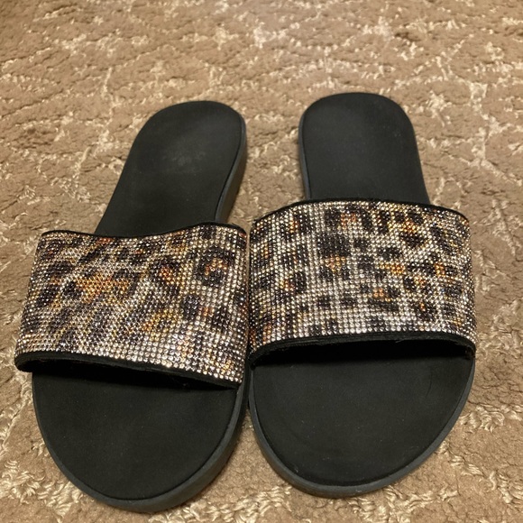 Yellow Box | Shoes | Yellowbox Flip Flops Please See Pictures For ...